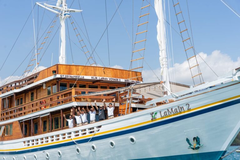 Private Trip by LaMain Voyages 2 Luxury Phinisi - Komodotrips.com